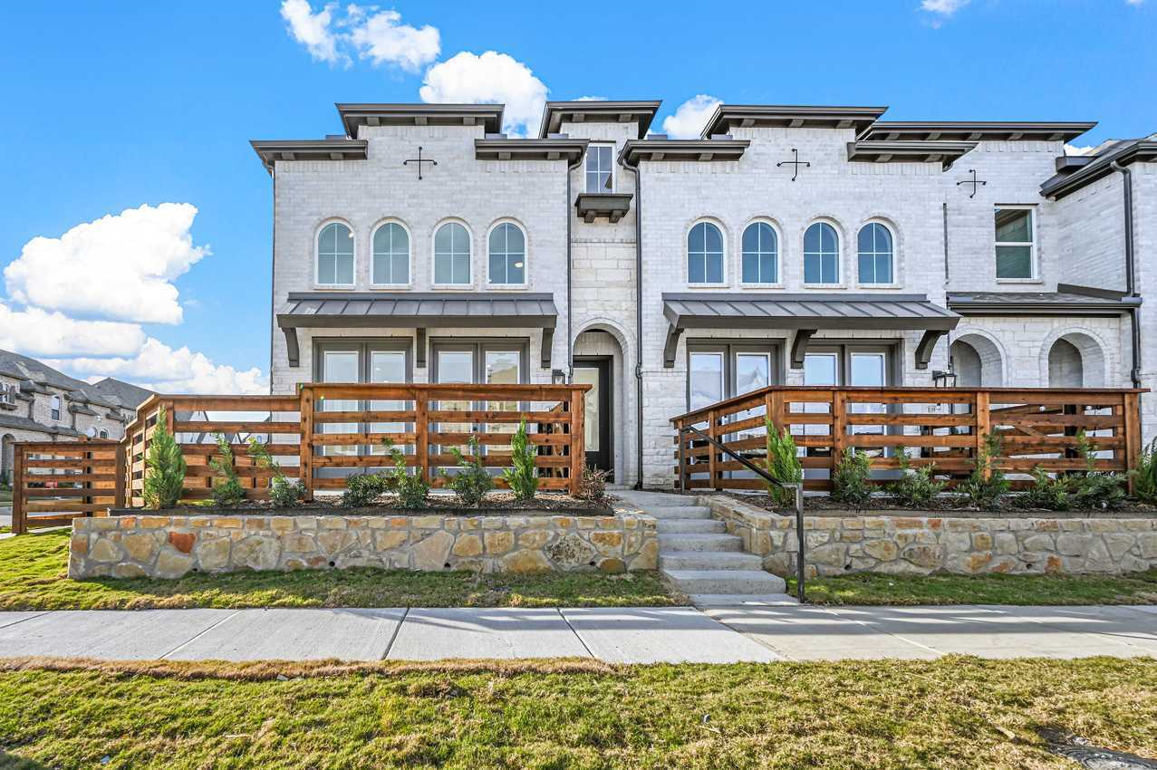 Trinity Falls Townhomes: The Patios in Mckinney, TX - Highland Homes